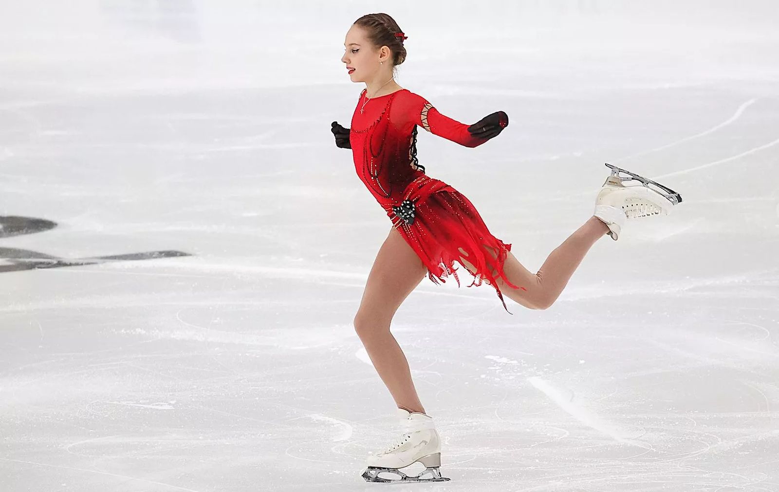 Фигуристка Зинина впервые вышла на лед после операции