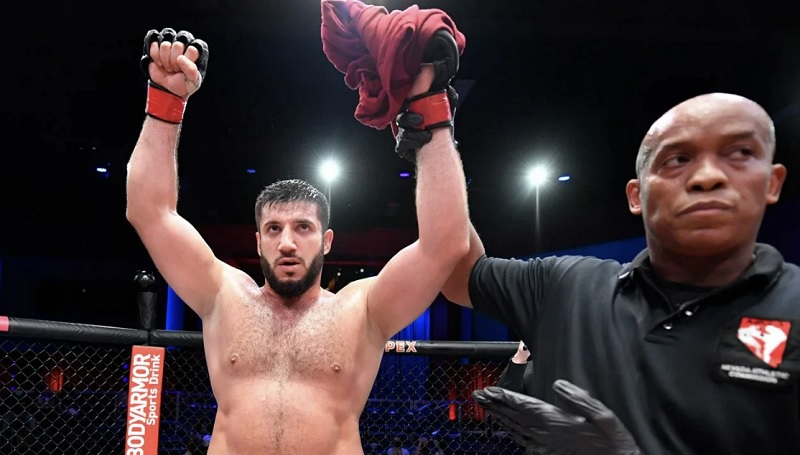 Российский боец Куниев дебютирует в UFC поединком с Блэйдсом